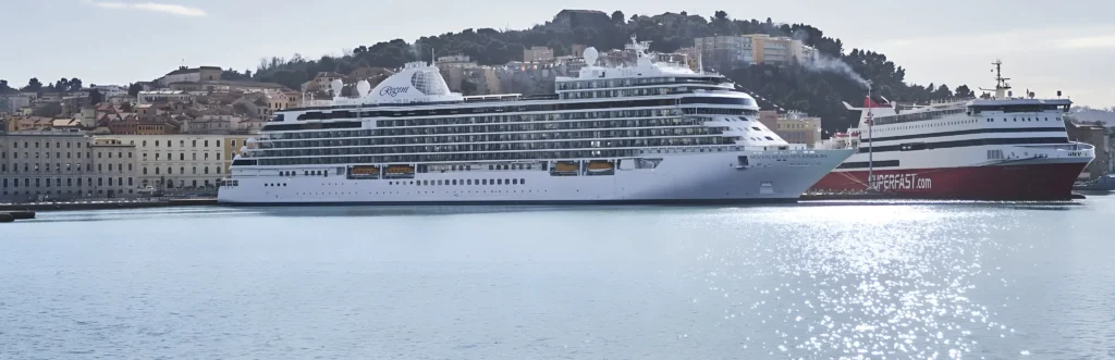 Regent Seven Seas Splendor - we are light